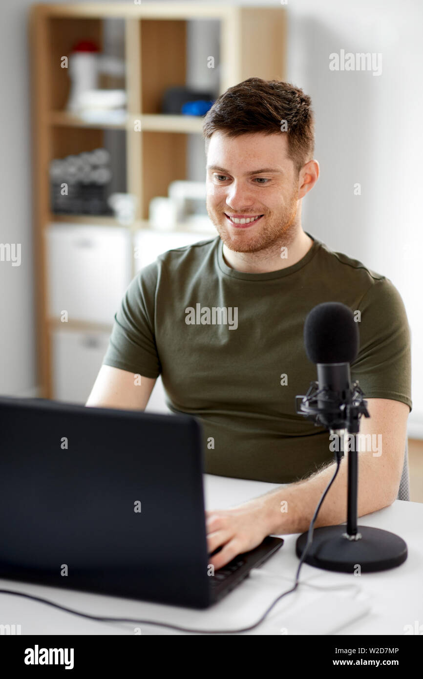 Audio typing hi-res stock photography and images - Alamy