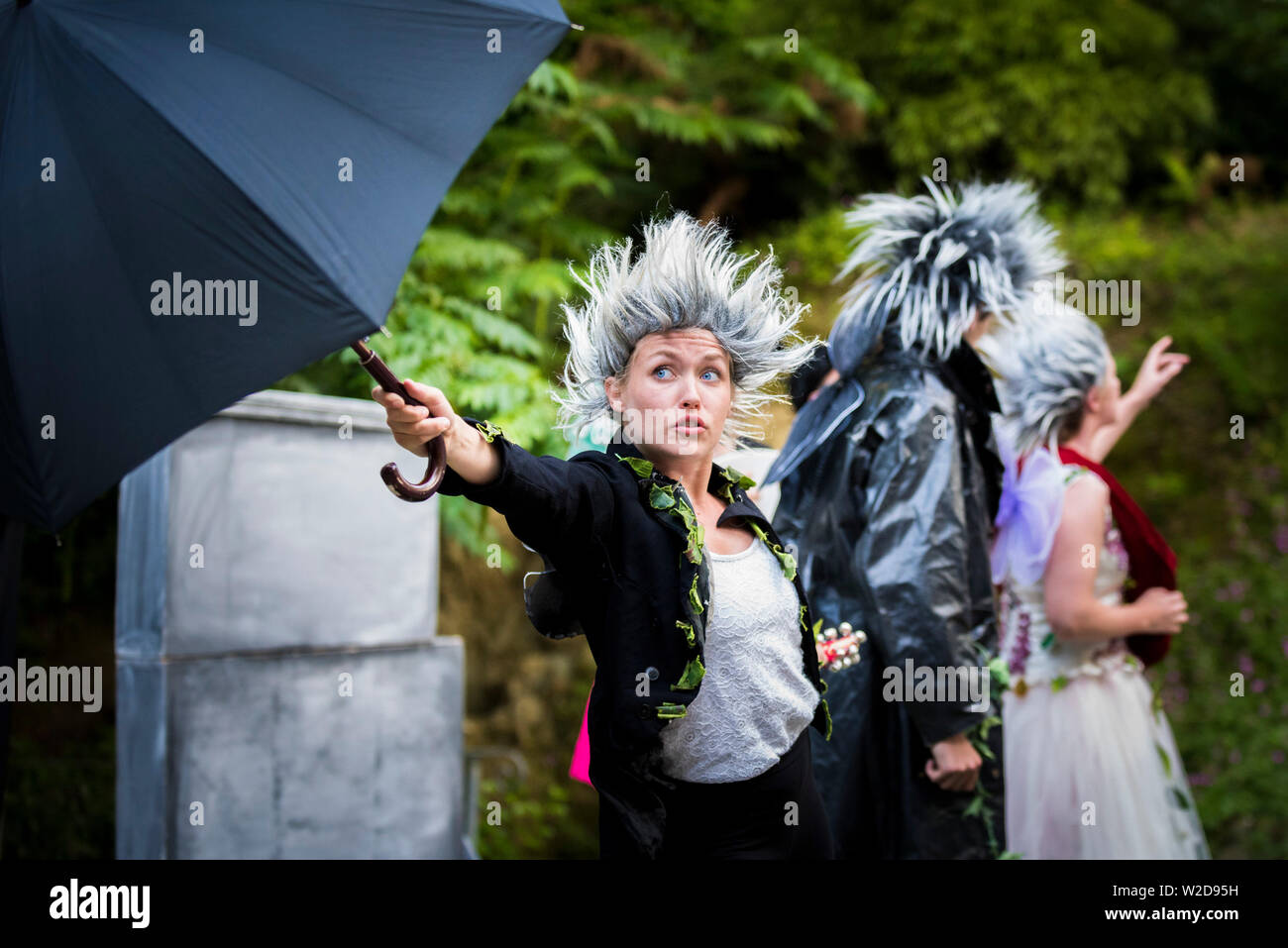 Actors performing in Shakespeare's ‘A Midsummer Night’s Dream’ at ...