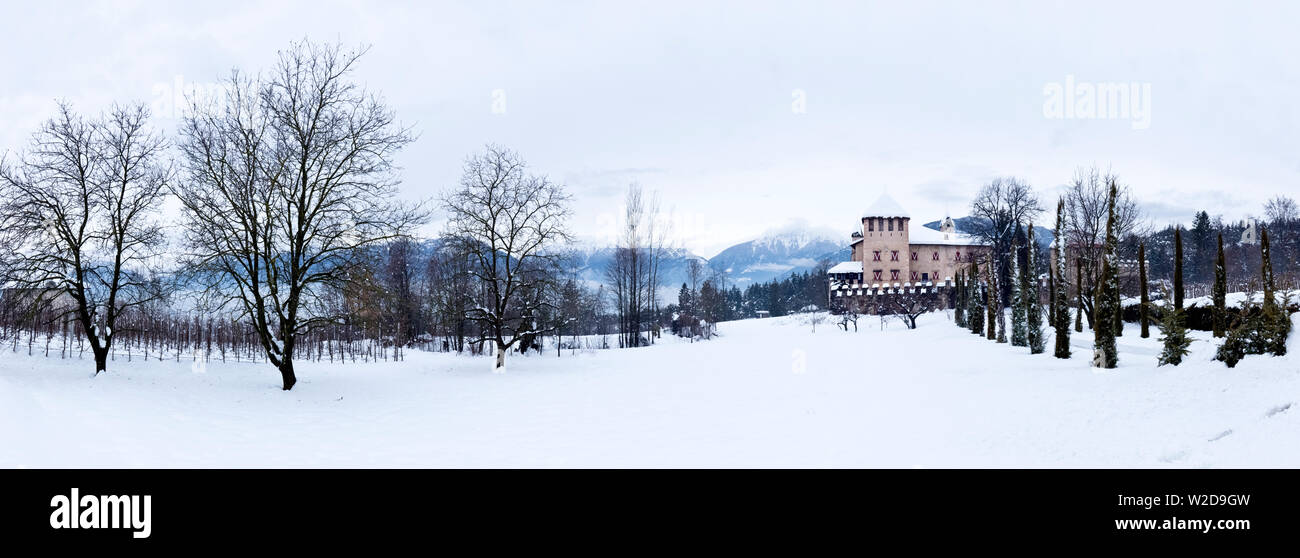 Medieval snow hi-res stock photography and images - Alamy