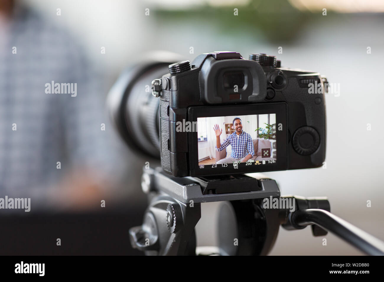 Man camera screen recording hi-res stock photography and images - Alamy