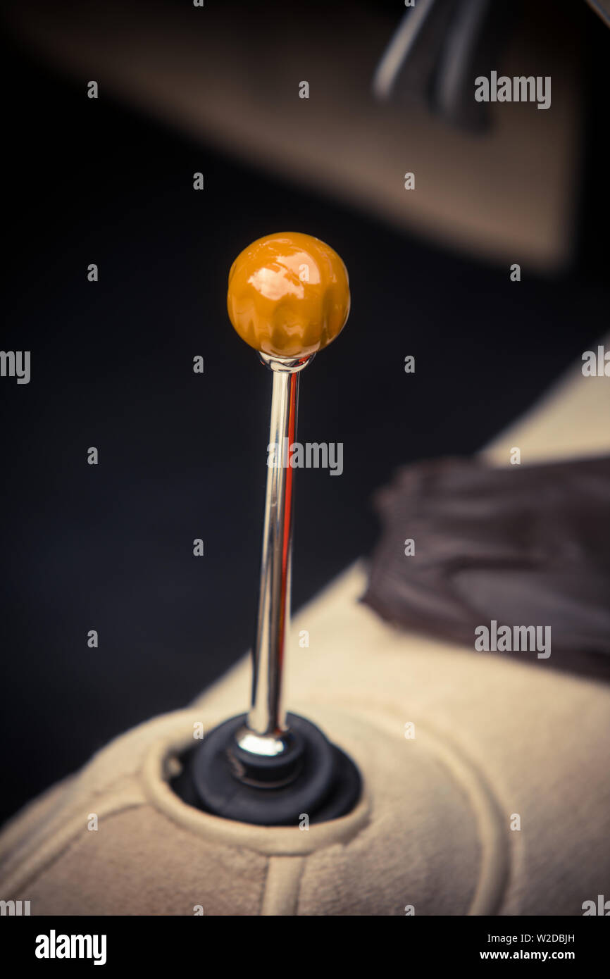 Close up shot of the gear shifter of a vintage car Stock Photo - Alamy