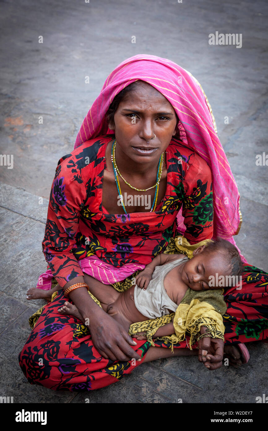 Street scenes in India with people bagging and smiling, selling ...