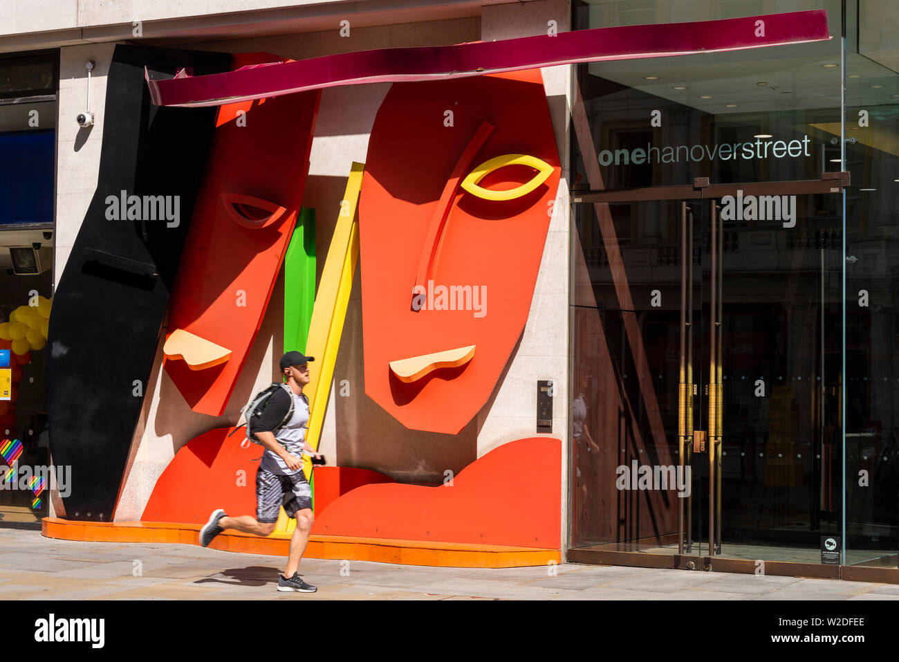 Street art installation hi-res stock photography and images - Alamy