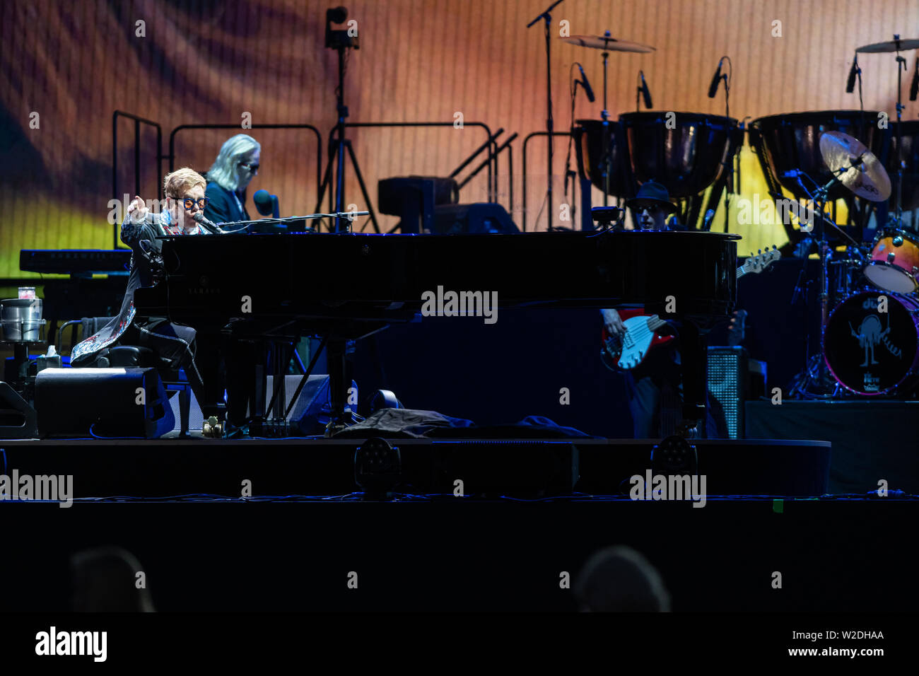 Elton john in concert 2019 hi-res stock photography and images - Alamy