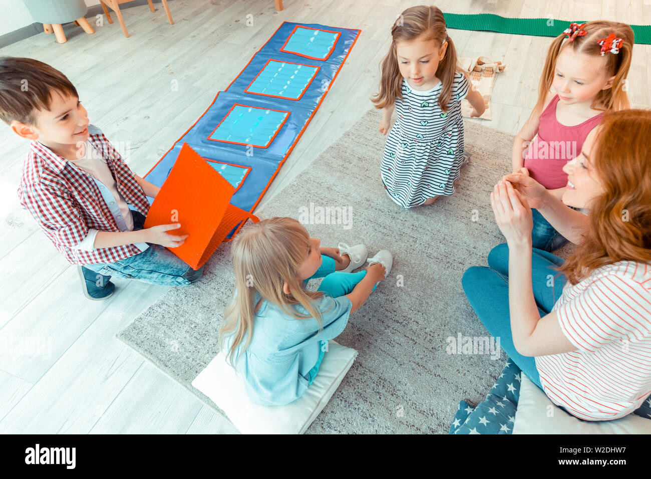 Children at age development hi-res stock photography and images - Alamy