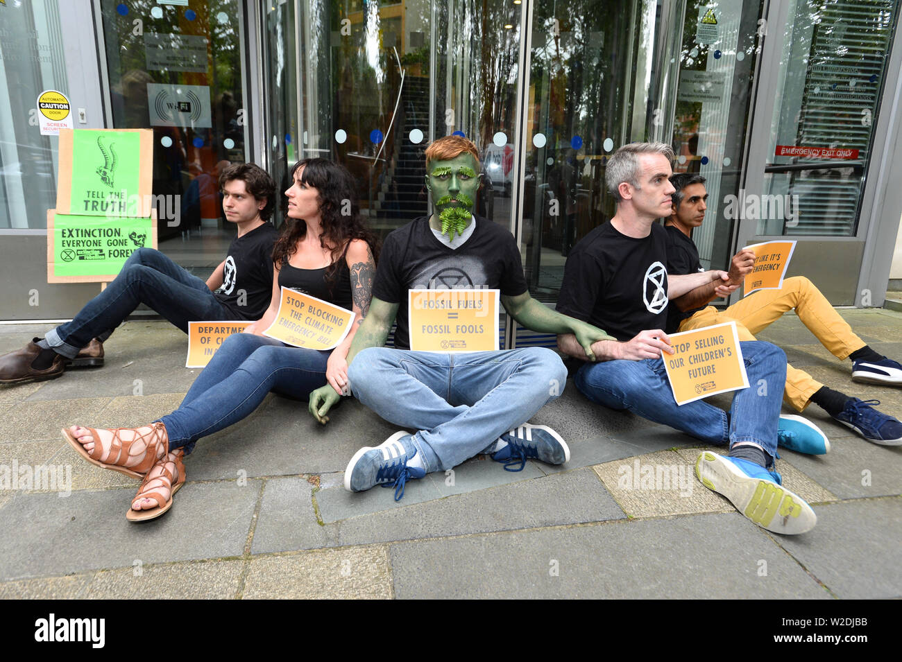 Extinction Rebellion Glue Themselves High Resolution Stock Photography ...