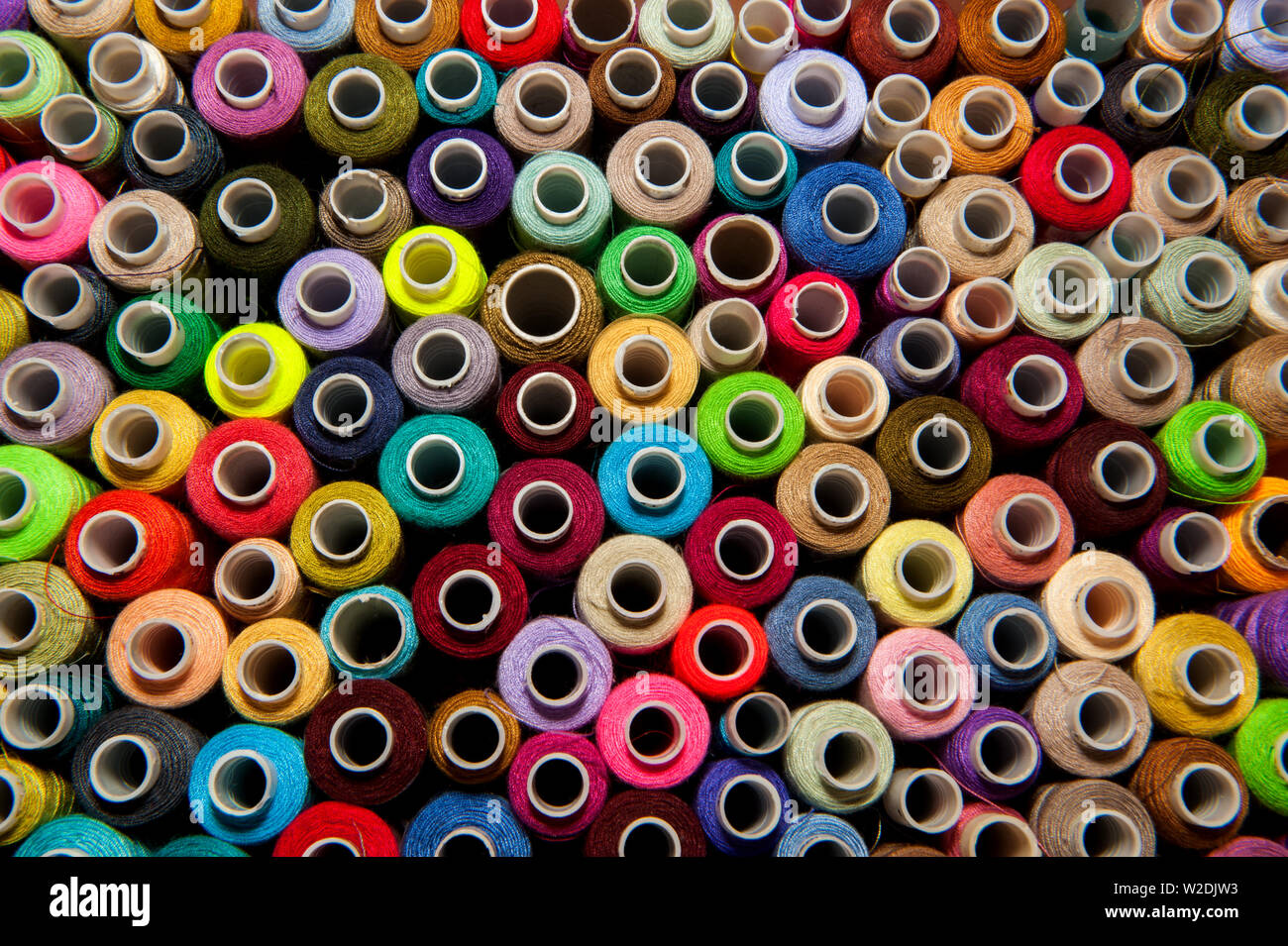 Thread top hi-res stock photography and images - Alamy