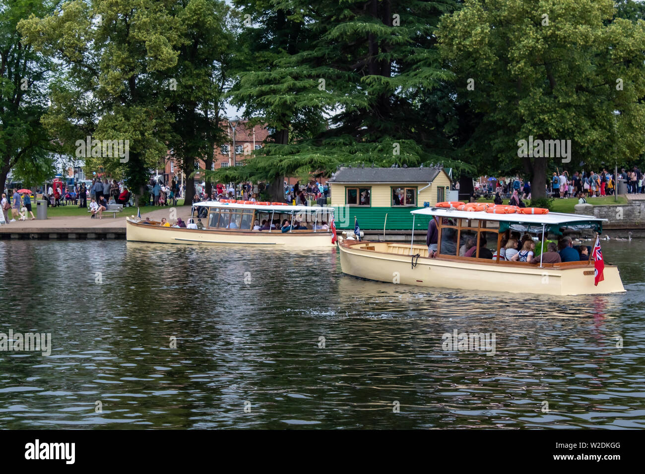 Pleasure Boats giving rides to visitors Stock Photo - Alamy