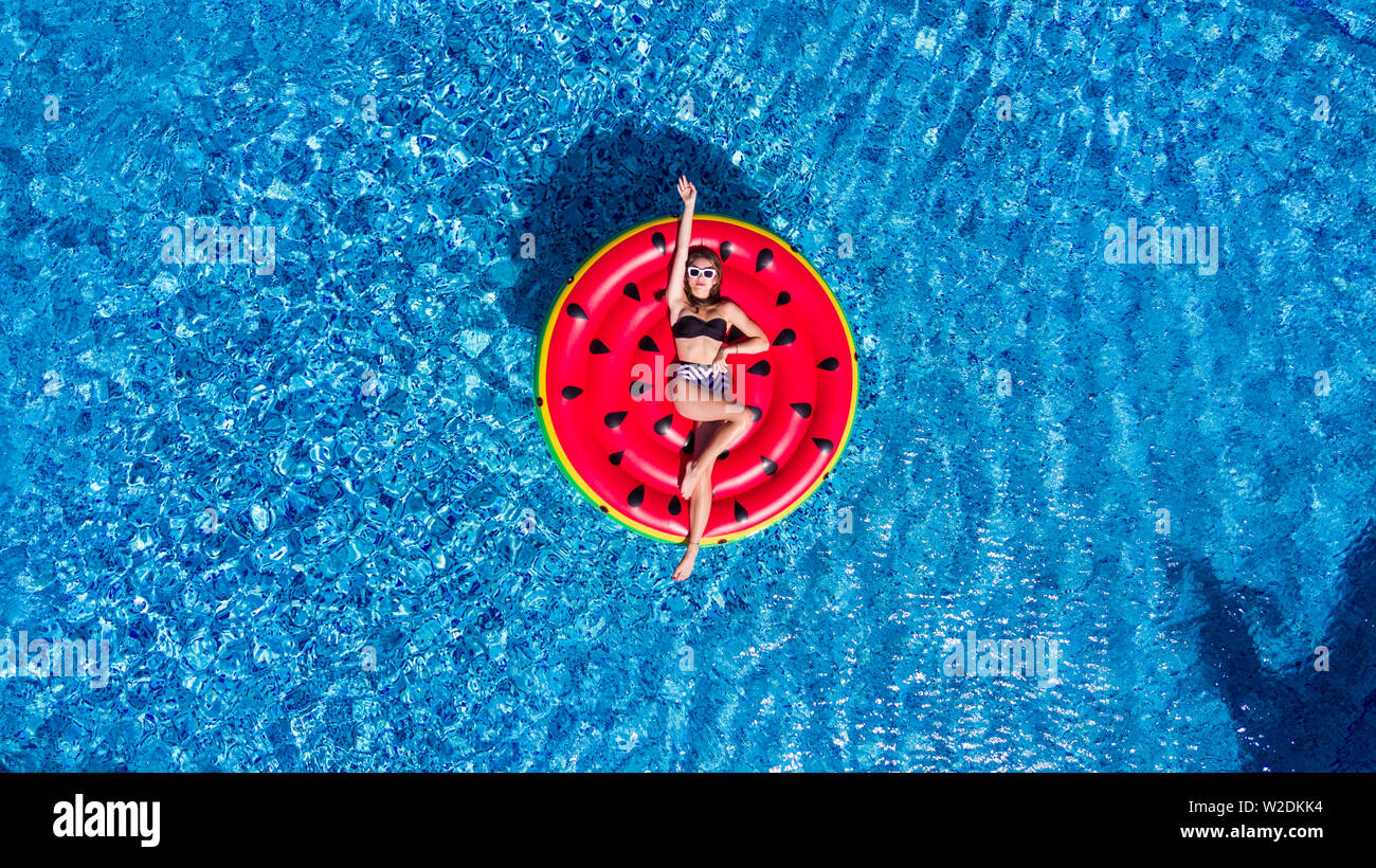 Influencer bikini hi-res stock photography and images - Alamy