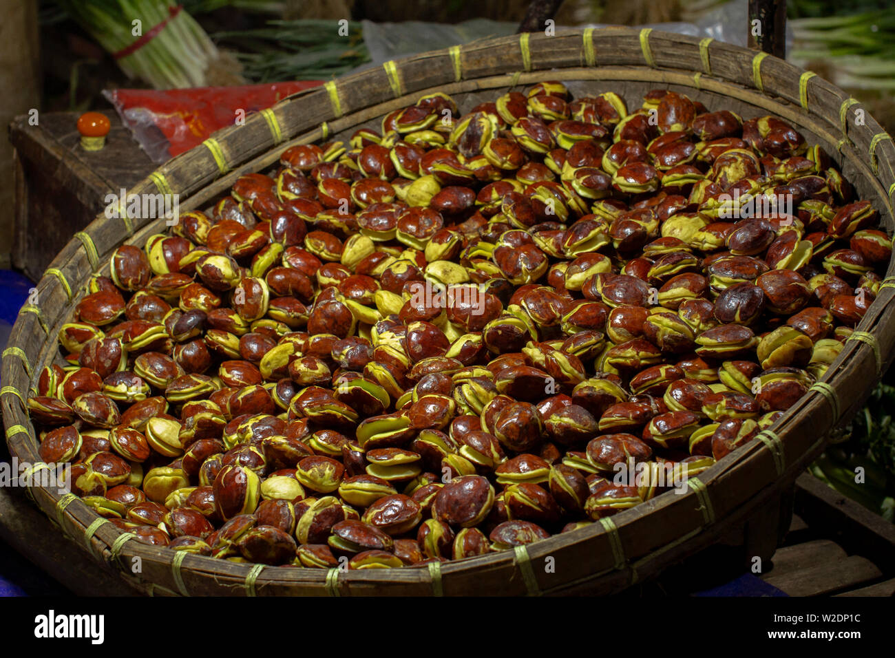 A whole tray of stinky beans in traditional market Stock Photo - Alamy