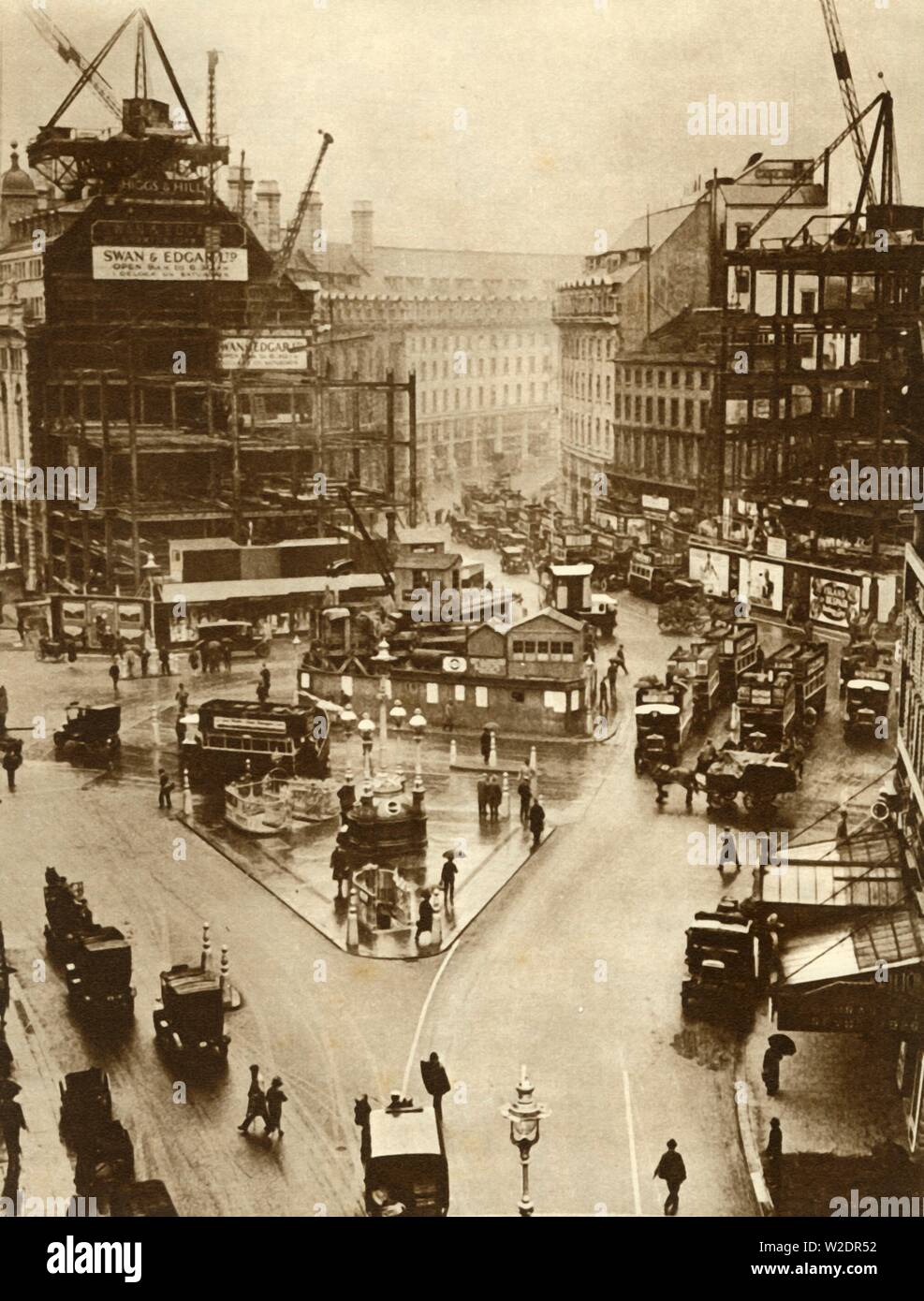 1920s piccadilly circus london hi-res stock photography and images - Alamy