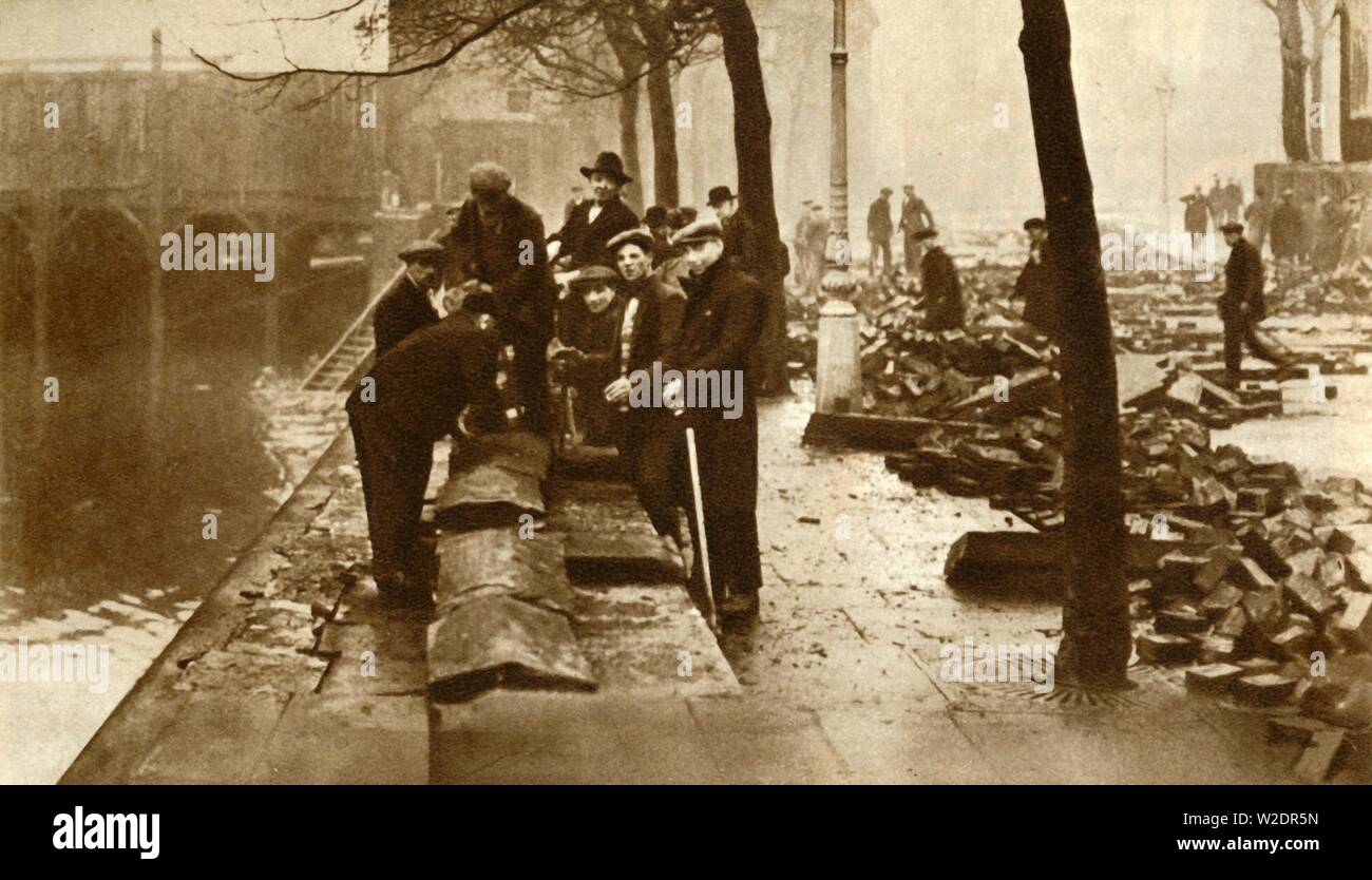 London flood 1928 hi-res stock photography and images - Alamy