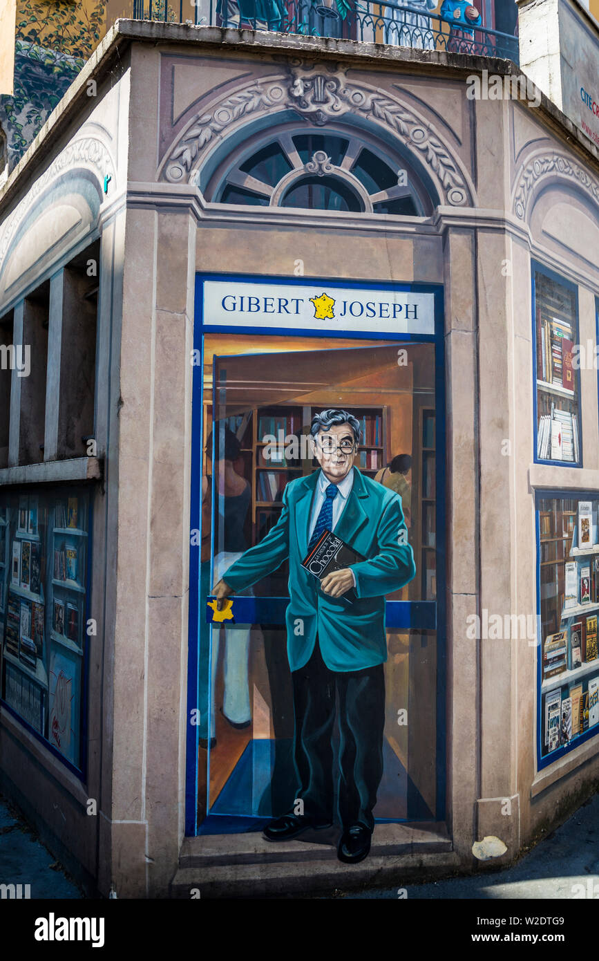Fresque des Lyonnais, famous trompe-l'oeil painting on the side of a ...