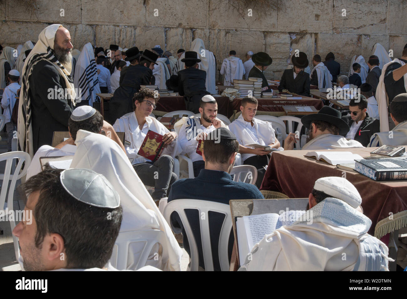 Shabbat hi-res stock photography and images - Alamy
