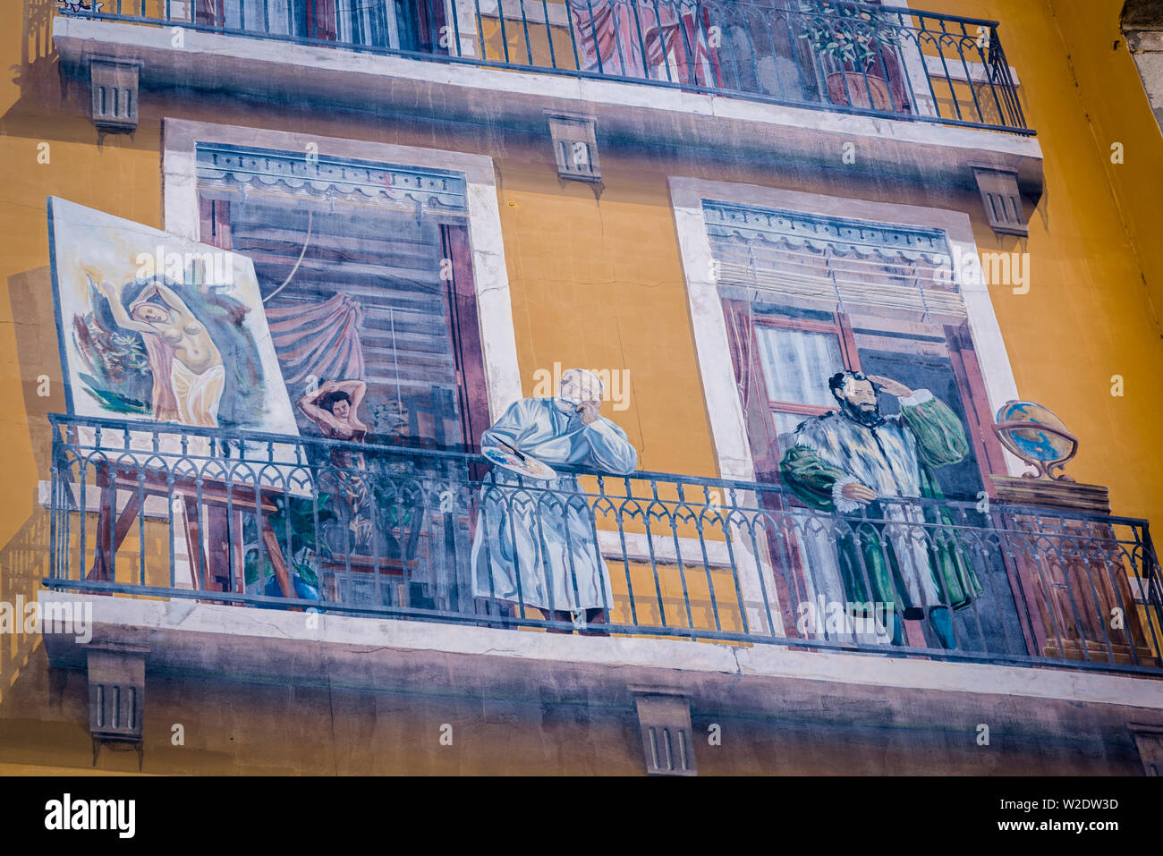 Fresque des Lyonnais, famous trompe-l'oeil painting on the side of a ...