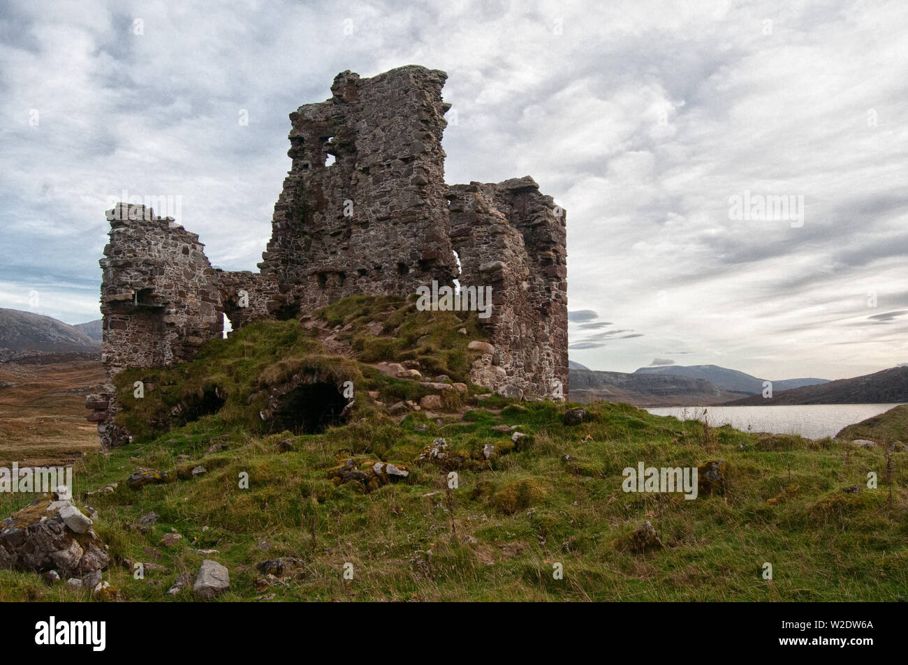 Ardvreck castle on the north shore of Loch Assynt Stock Photo - Alamy