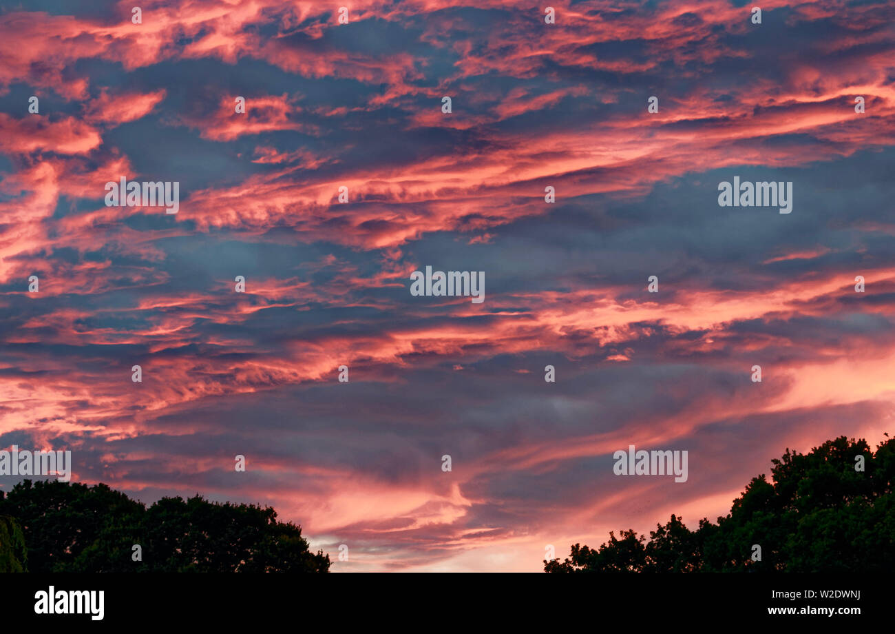 Cloudscape red hi-res stock photography and images - Alamy