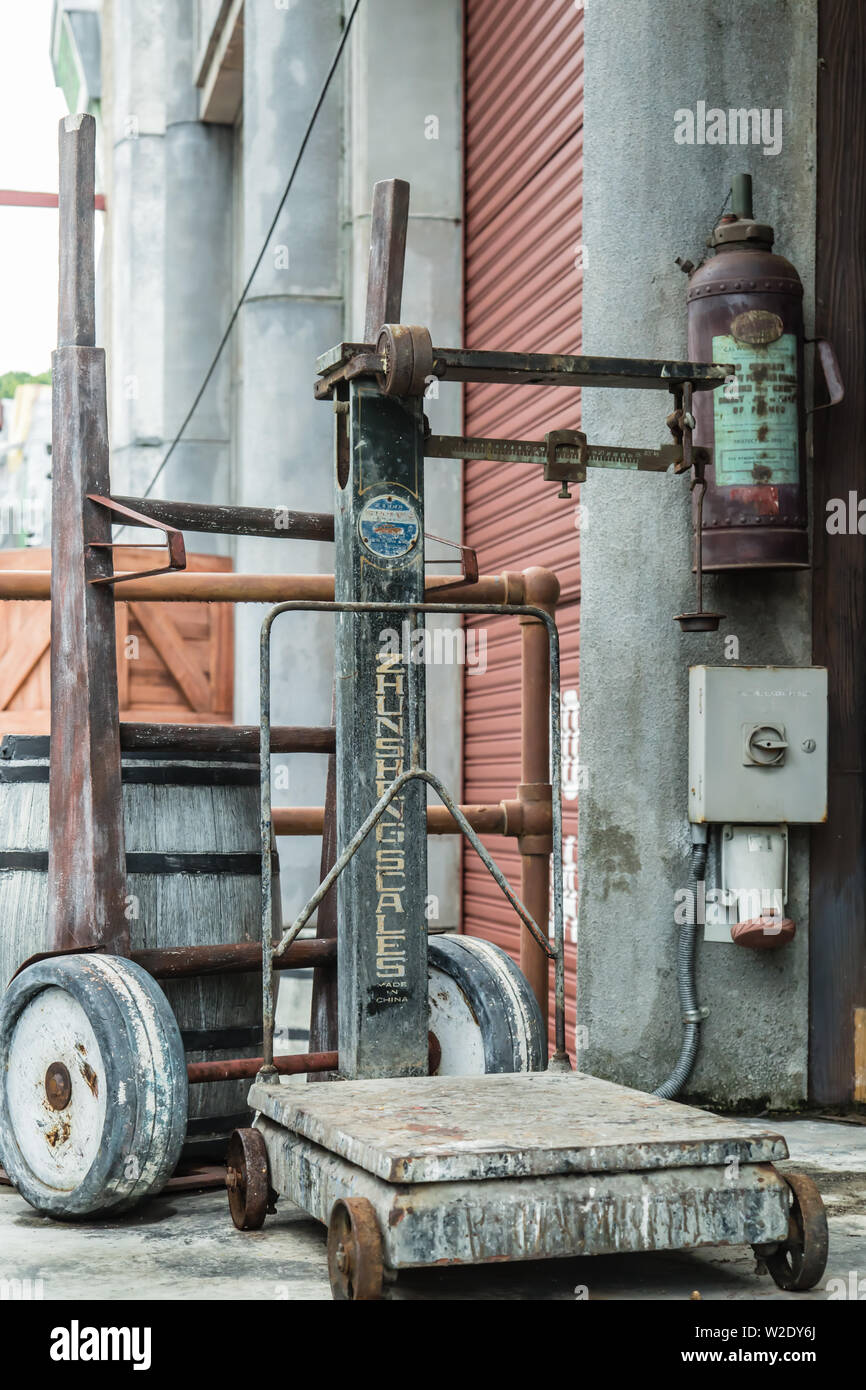 Measure weight beam scales scales hi-res stock photography and images ...