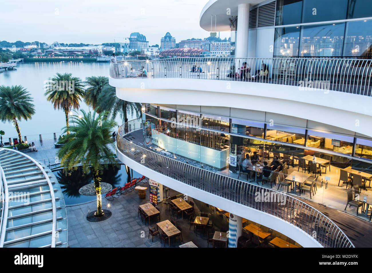 Vivo city singapore hi-res stock photography and images - Alamy