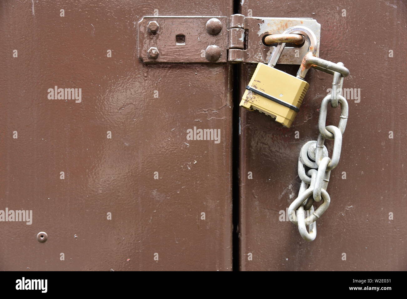 Chained up doors hi-res stock photography and images - Alamy