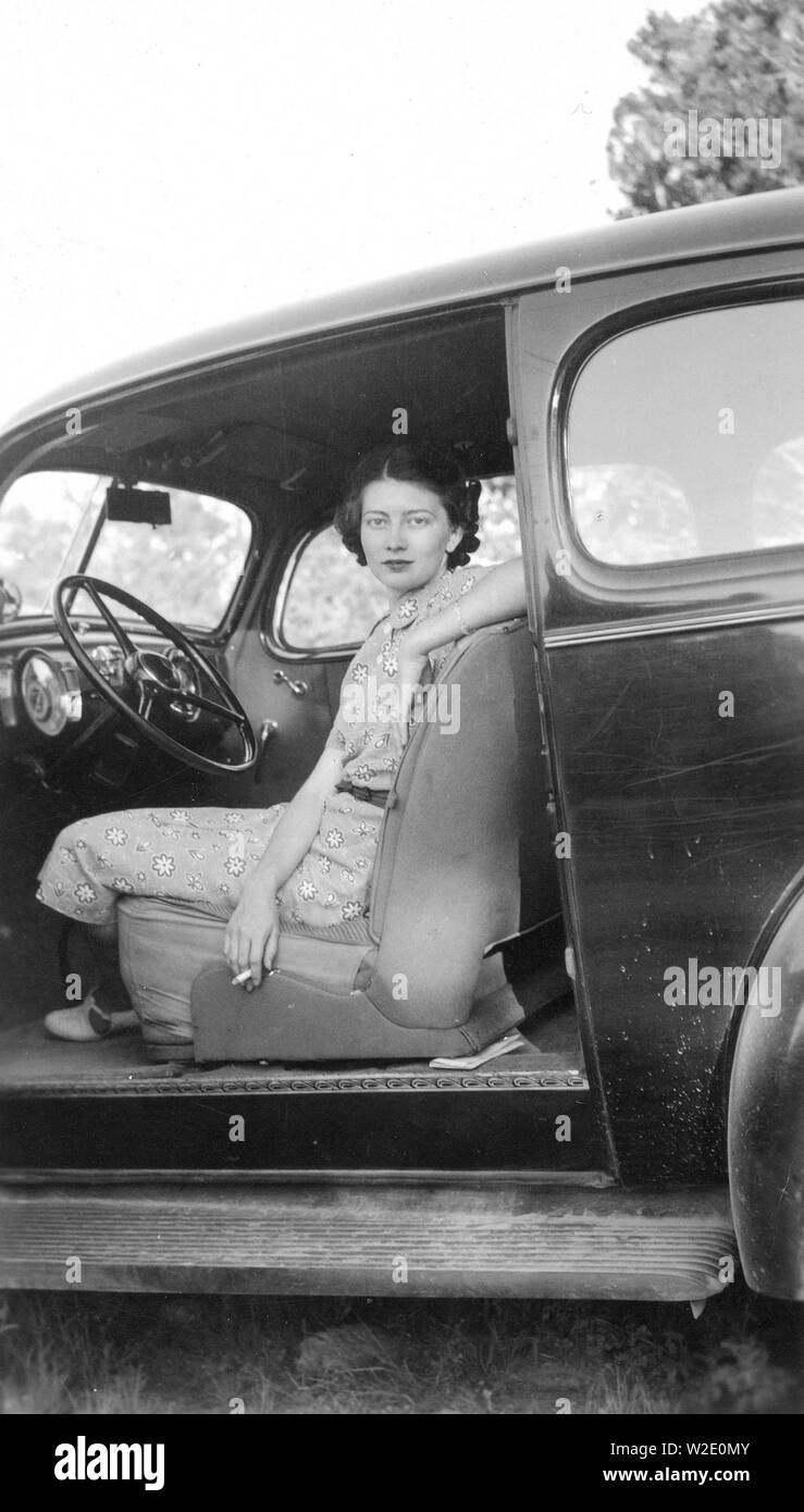 Car woman archival Black and White Stock Photos & Images - Alamy