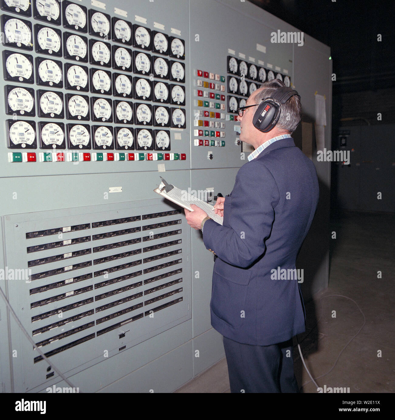 Intergrated Systems Test (IST) personnel; 40x80ft w.t. control room ...