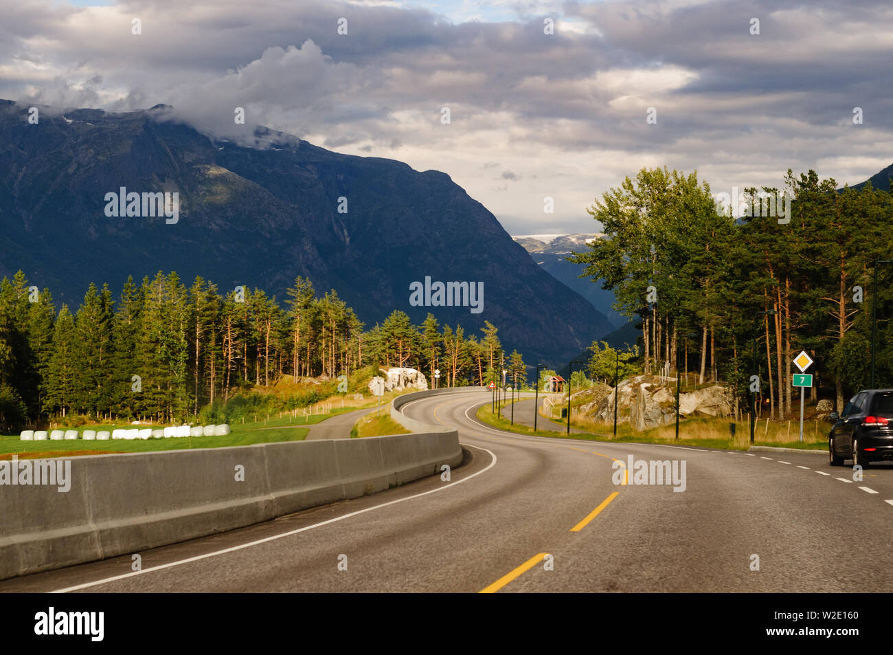Curved motorway hi-res stock photography and images - Alamy