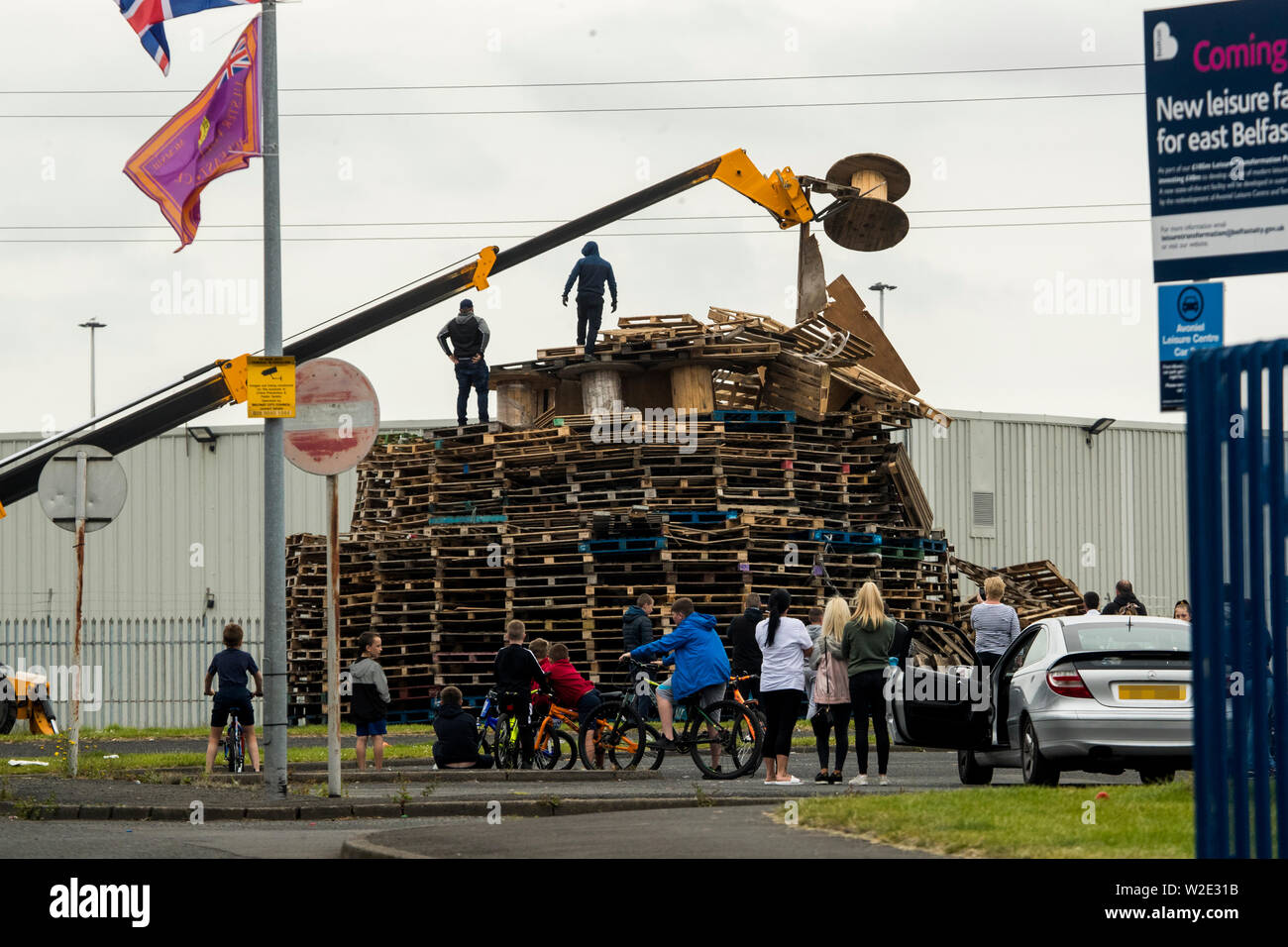 11th night bonfire avoniel leisure centre hi-res stock photography and ...