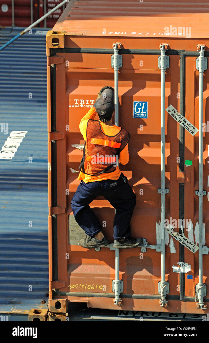 laem chabang port, thailand - november 24, 2008: a naive intrepid port ...