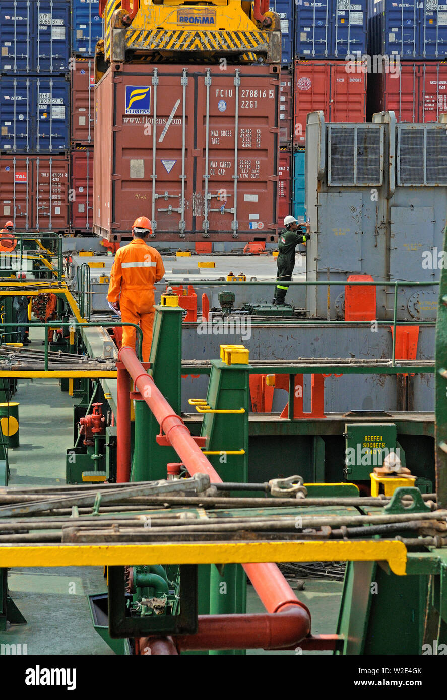 Laem chabang container port thailand hi-res stock photography and ...