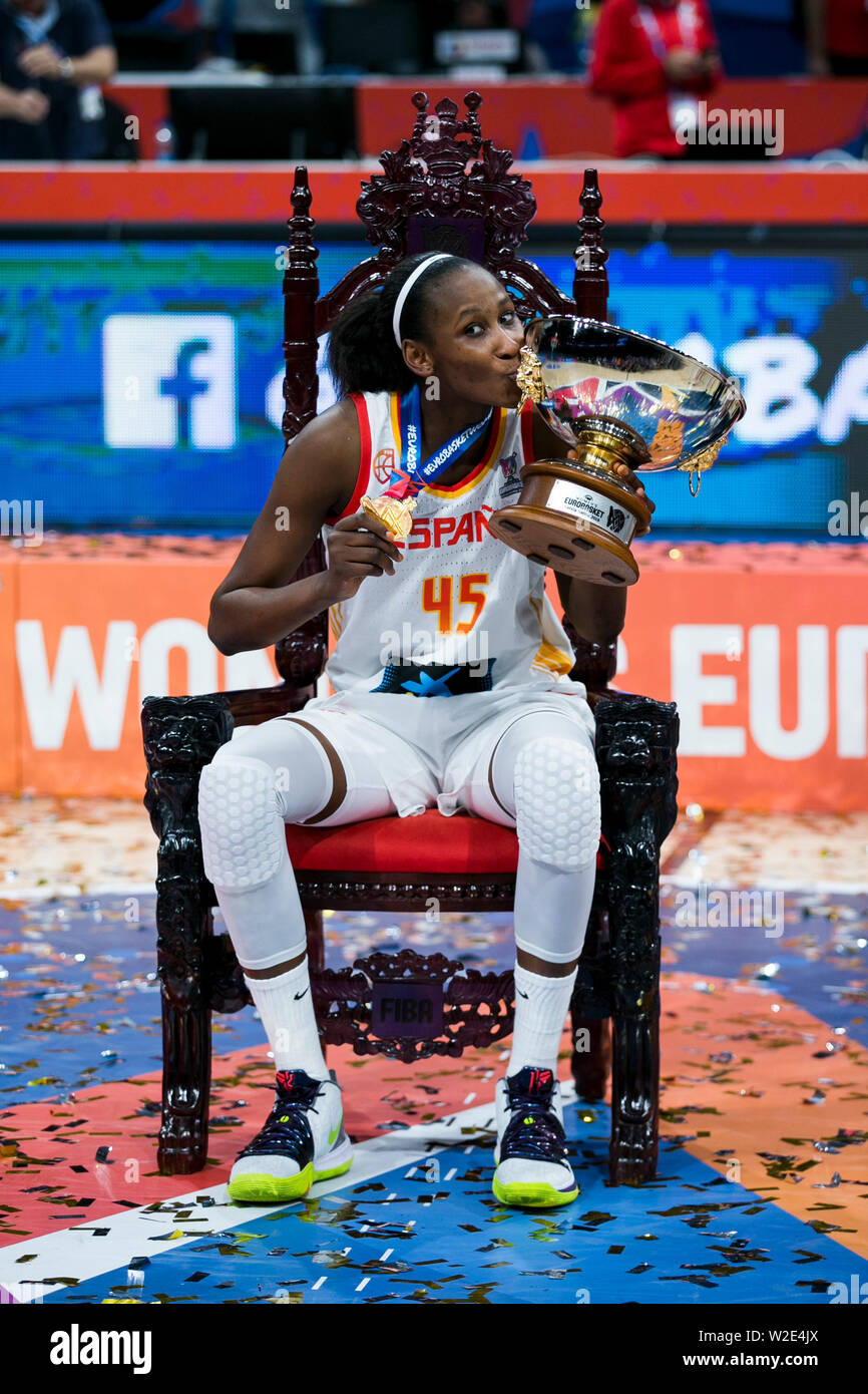Astou Ndour of ESP celebrate the gold medal and kiss the trophy Stock ...
