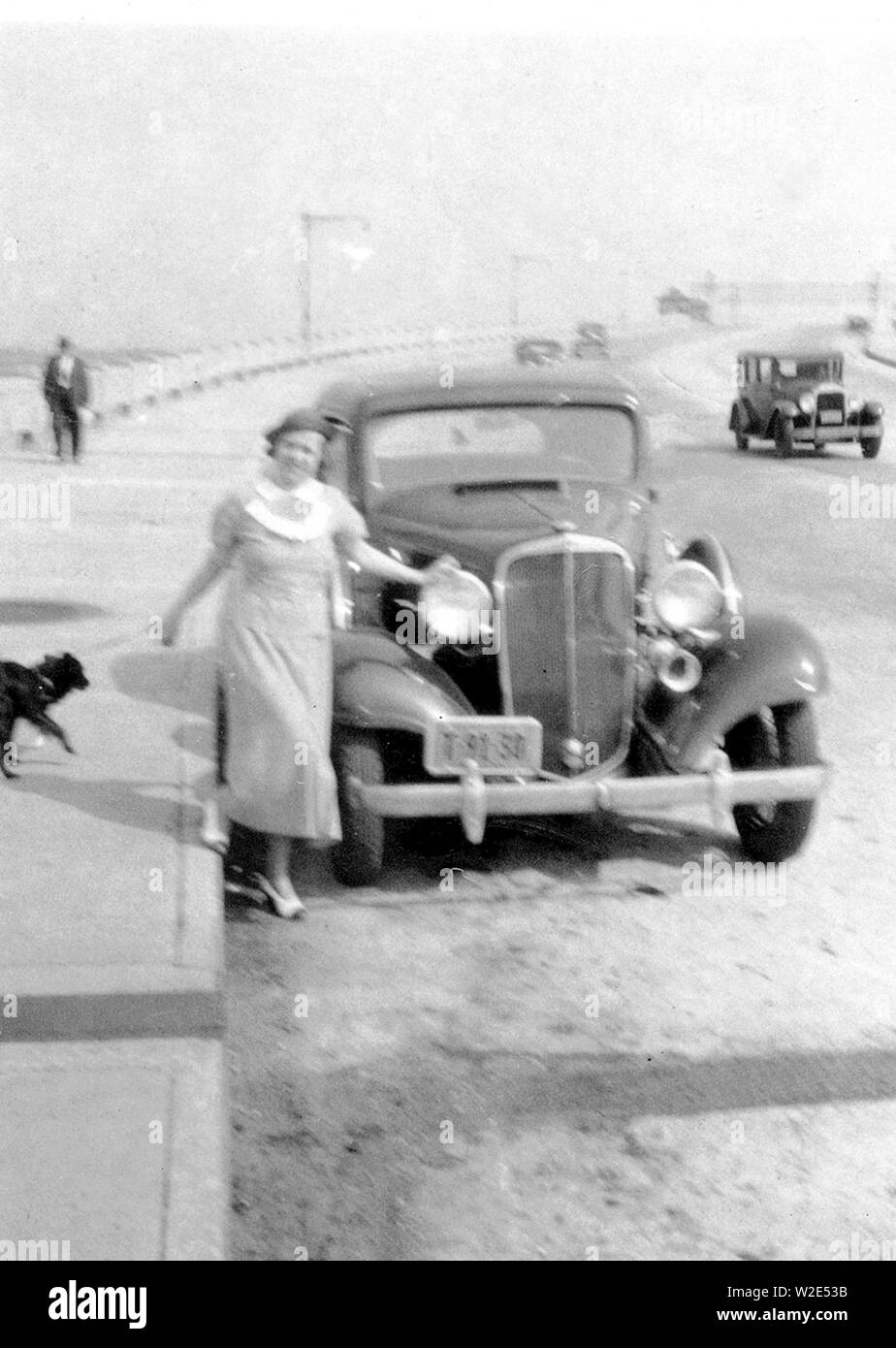 1950 woman city hi-res stock photography and images - Alamy