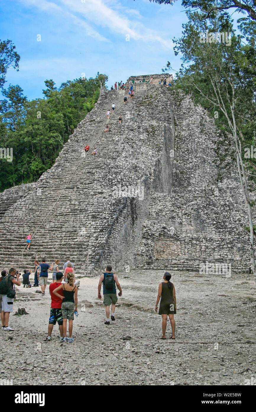 Nohoch mul pyramid hi-res stock photography and images - Alamy