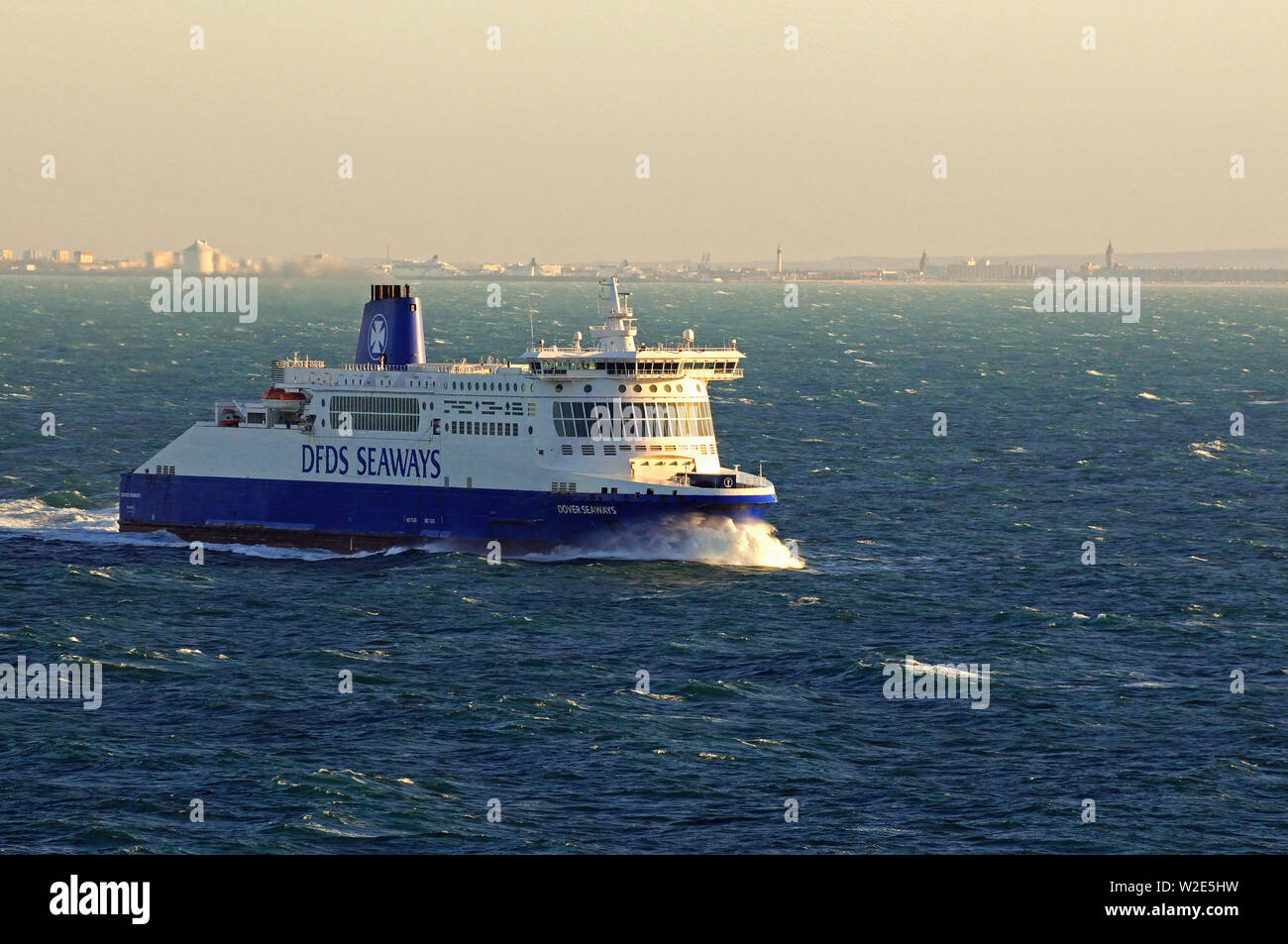 Dfds seaways waves hi-res stock photography and images - Alamy