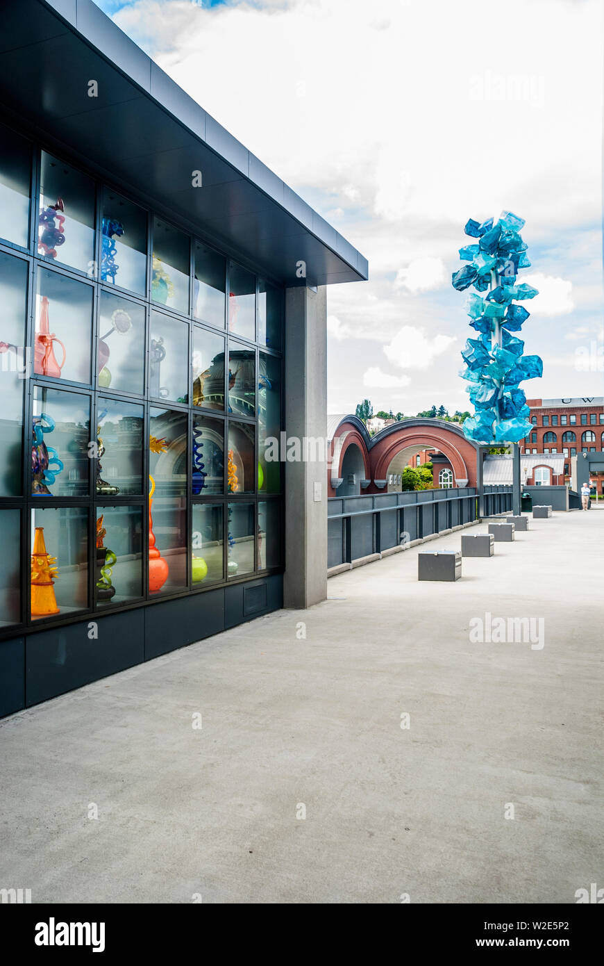 Sculpture museum glass box hi-res stock photography and images - Alamy