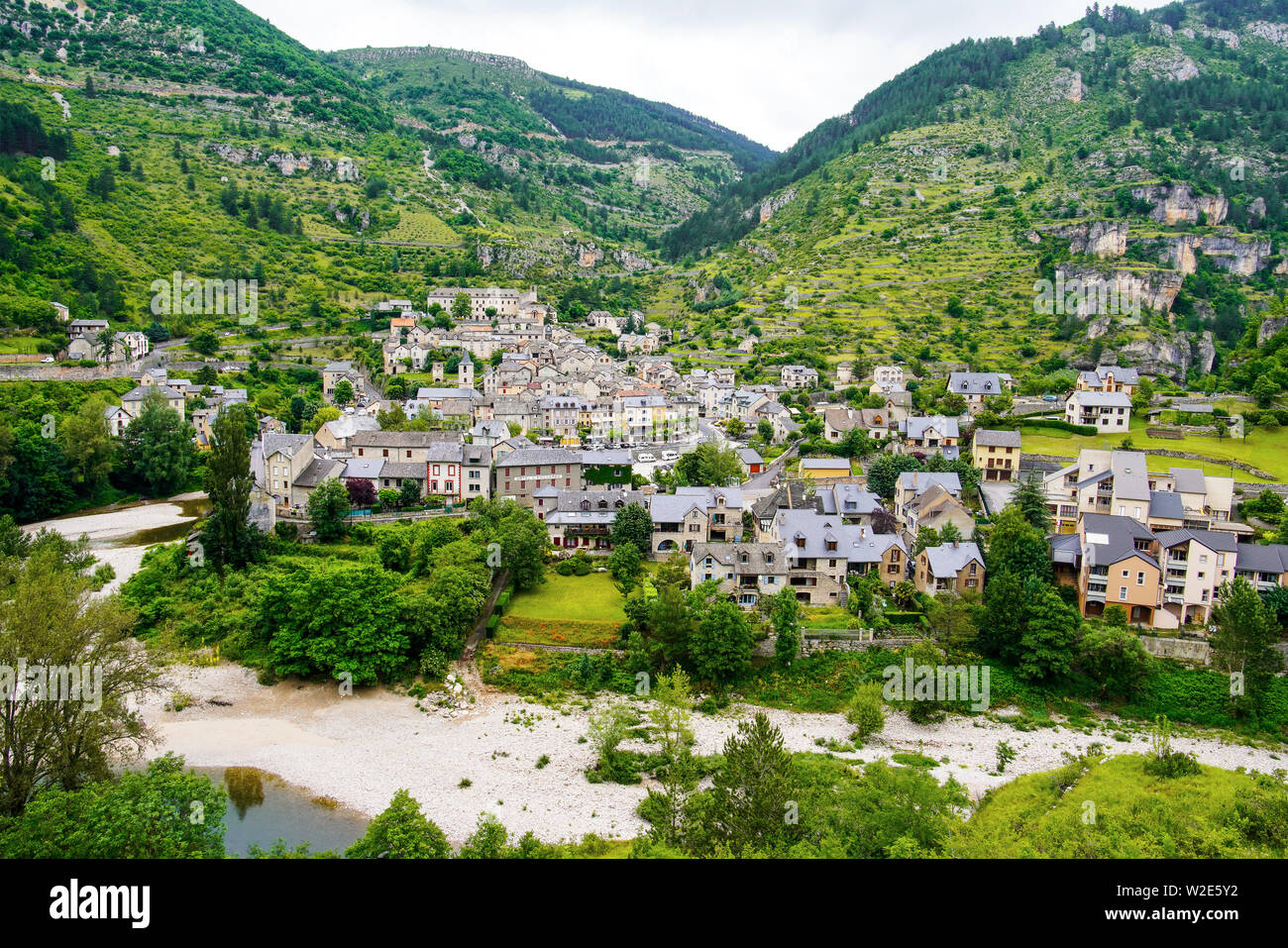 Sainte enimie village hi-res stock photography and images - Alamy