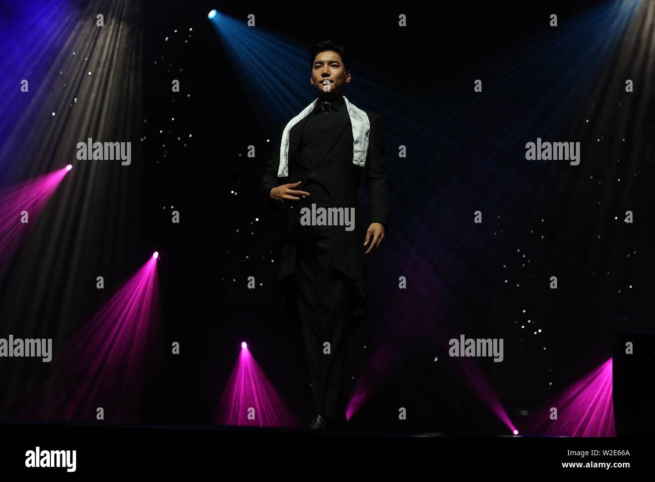 Paul dabek hi-res stock photography and images - Alamy