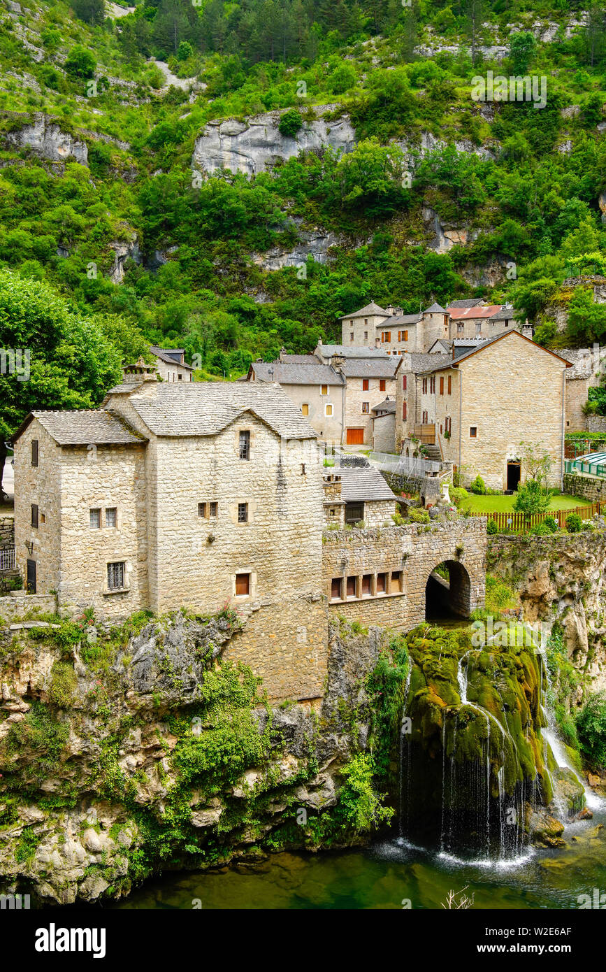 Saint chely hi-res stock photography and images - Alamy