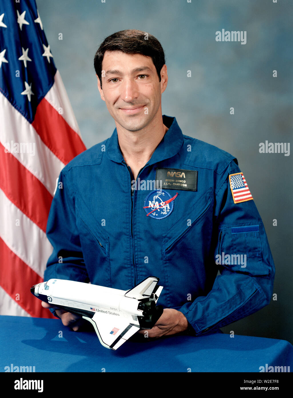 Official portrait of 1987 astronaut candidate Mario Runco, Jr Stock ...