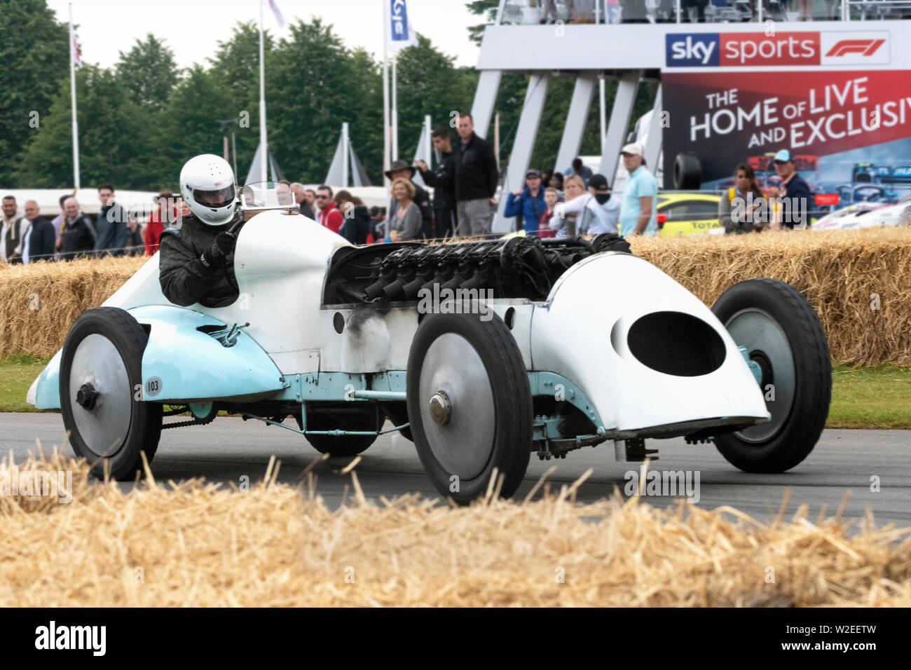 Classical english car hi-res stock photography and images - Alamy