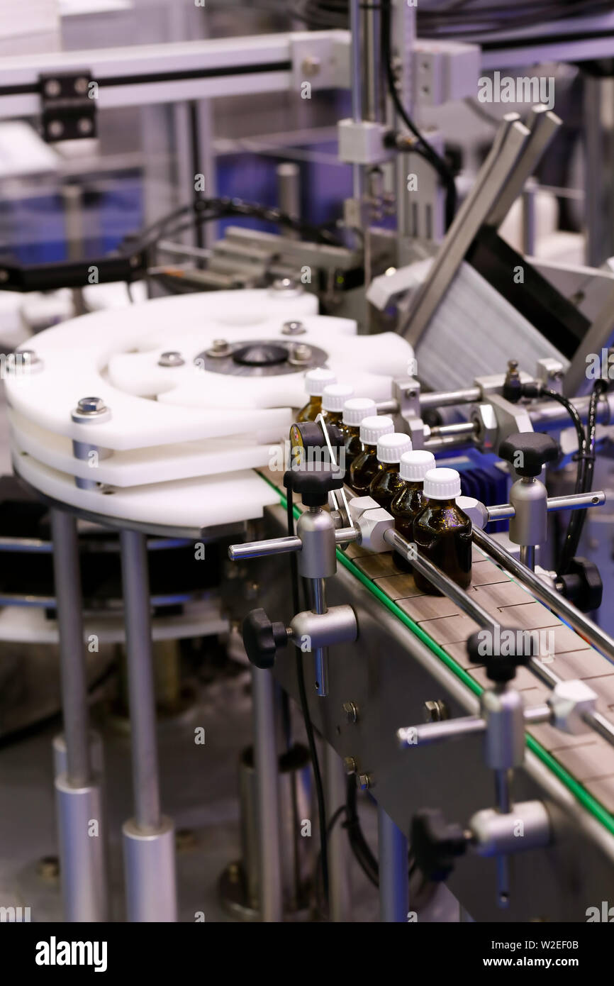 Pharmaceutical equipment automatic medical conveyor hi-res stock ...