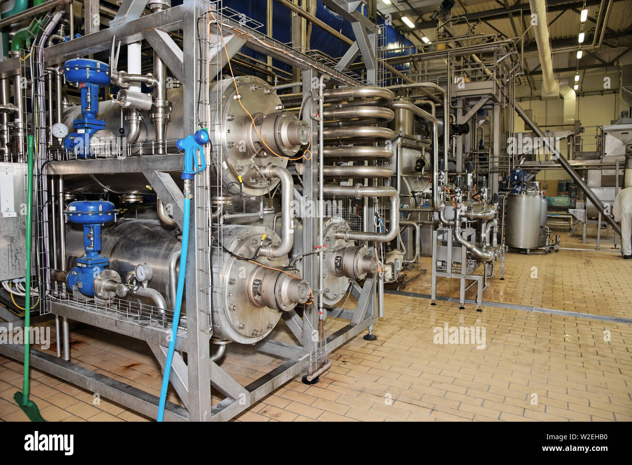 Fruit processing hi-res stock photography and images - Alamy