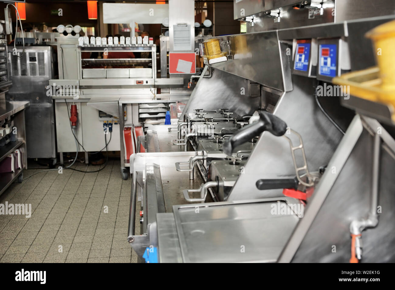 Commercial kitchen of a fast food restaurant Stock Photo - Alamy