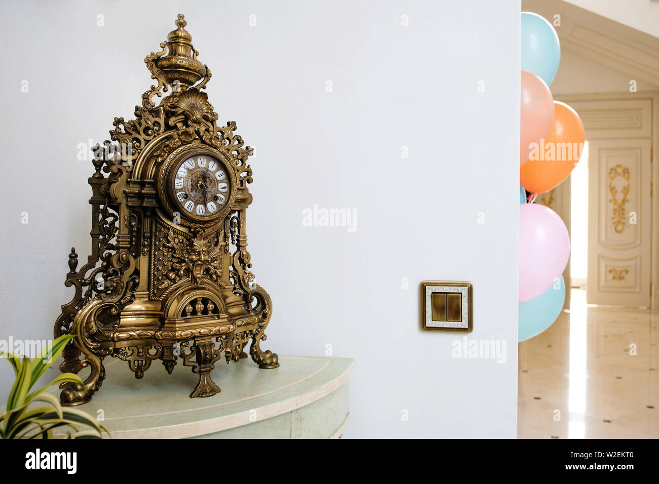Antique mechanical clock hi-res stock photography and images - Alamy