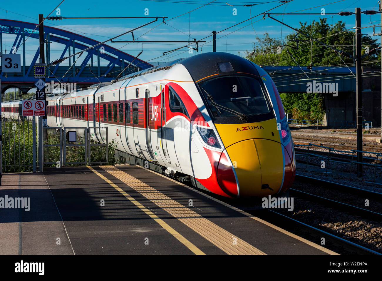 Lner logo hi-res stock photography and images - Alamy