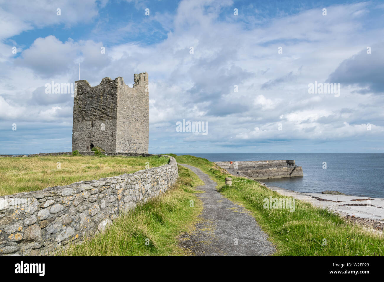 Stone bwall hi-res stock photography and images - Alamy