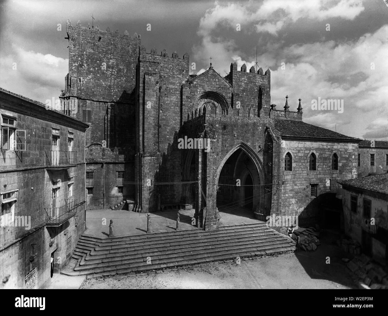 FACHADA PRINCIPAL DE LA CATEDRAL DE TUY - SIGLO XIII - GOTICO GALLEGO ...
