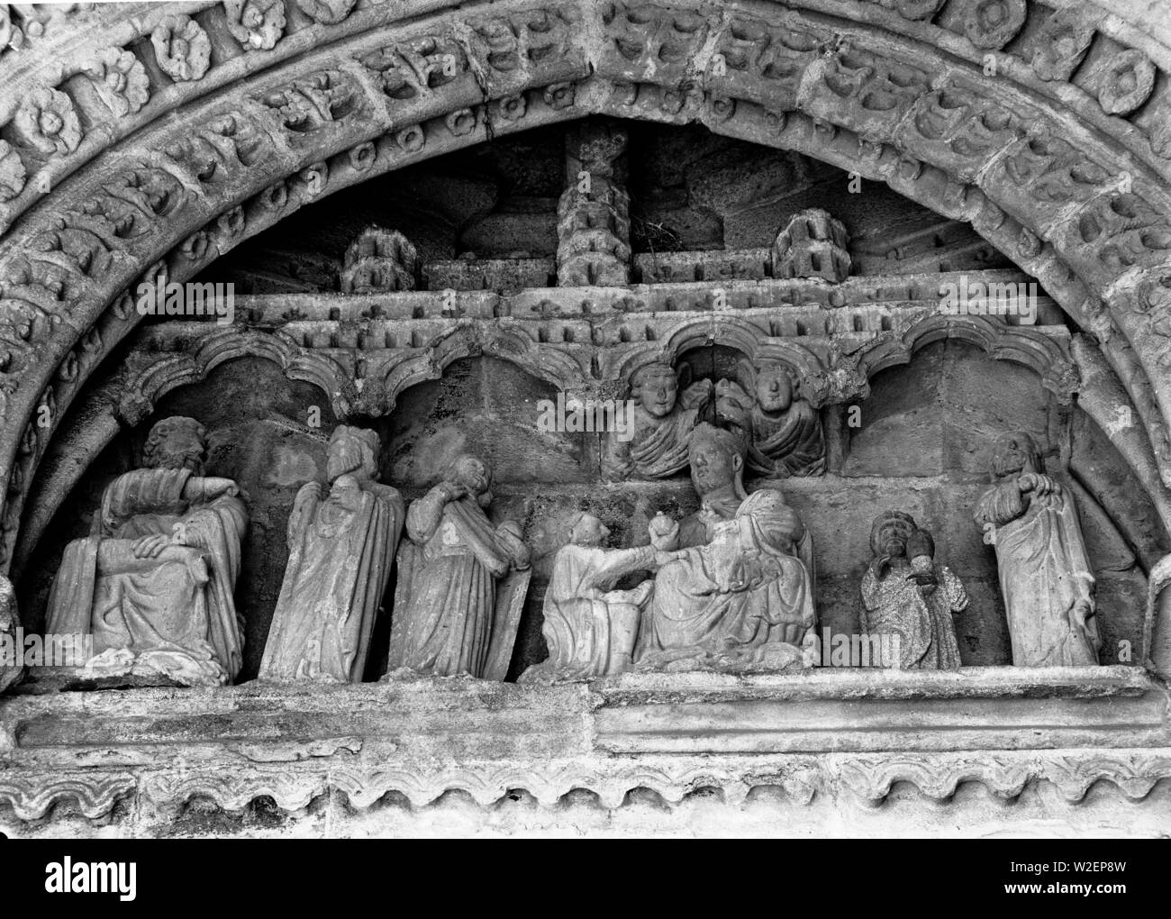 TIMPANO DE LA PORTADA DE LA FACHADA OCCIDENTAL DE LA CATEDRAL DE TUY ...