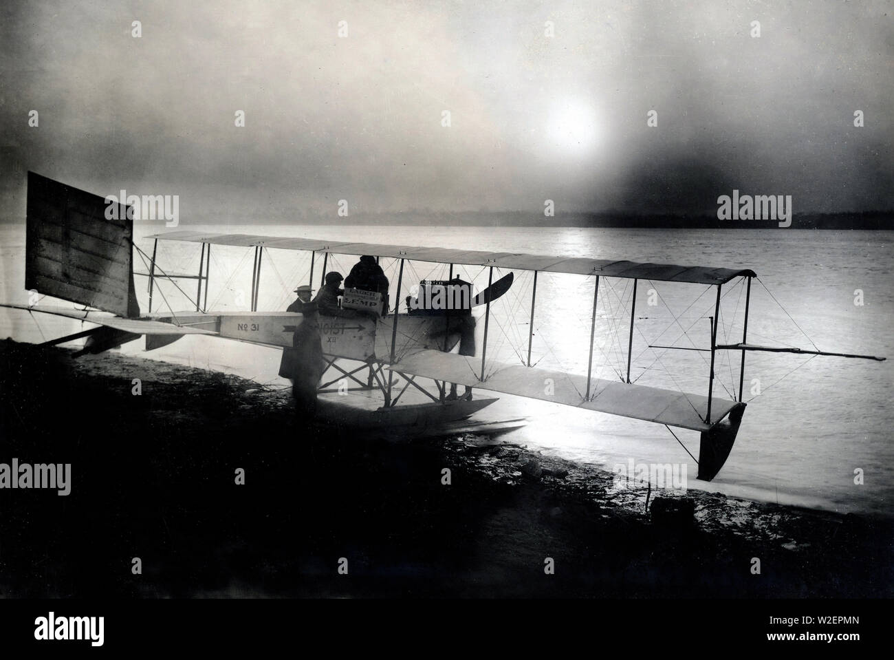 Early 1900s hydroplane hi-res stock photography and images - Alamy