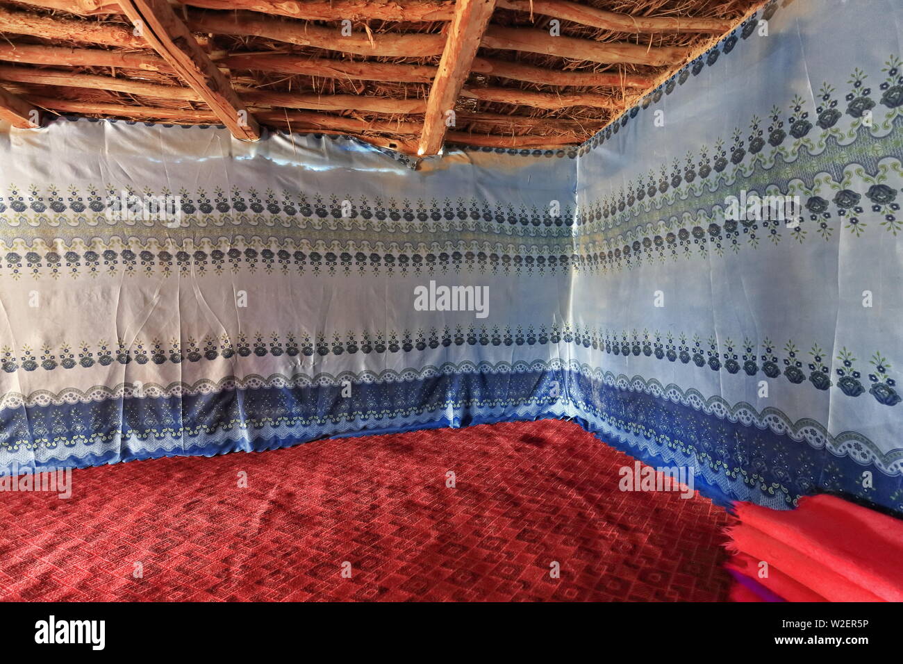 Mud hut inside hi-res stock photography and images - Alamy